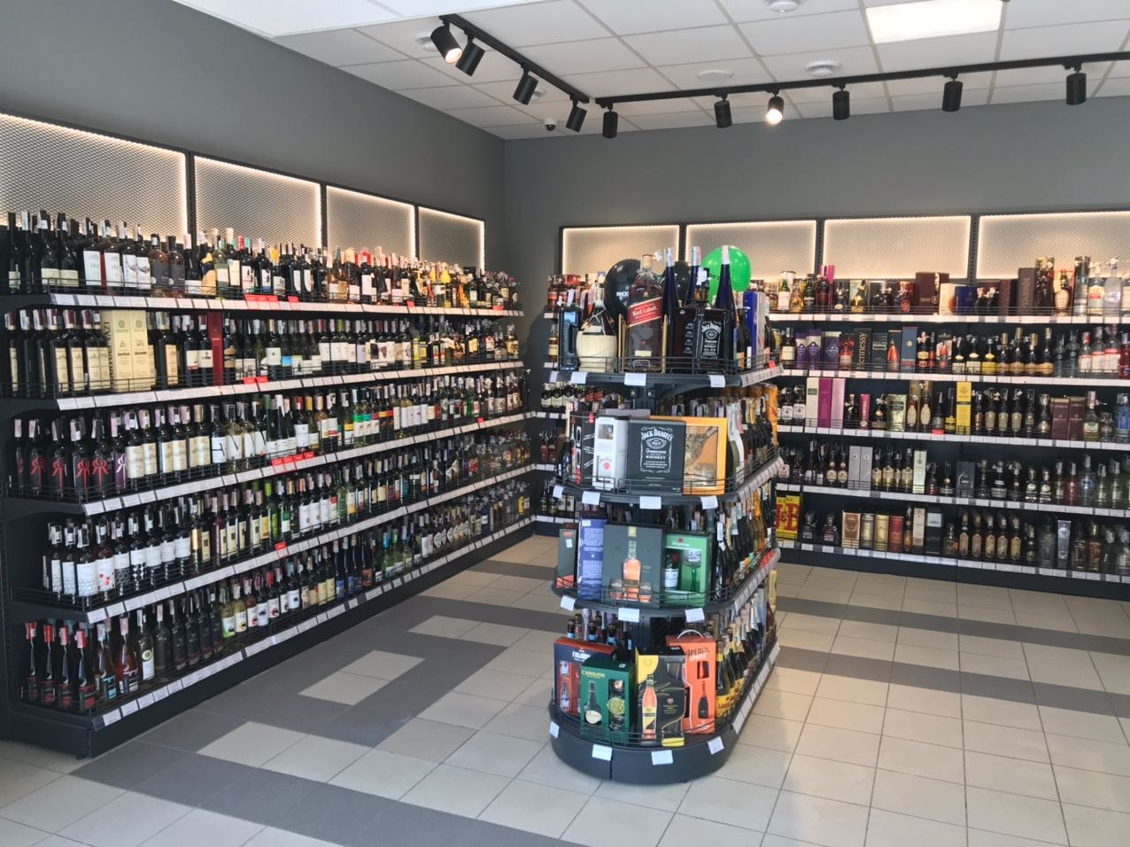 Магазин Rozetka Киев, ул. Васильковская, 2 (ст.м. Голосеевская ...