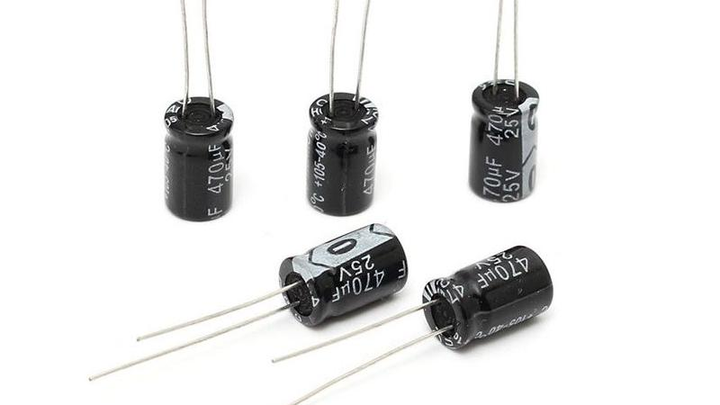 Алюминиевый электролитический конденсатор 25V 470uF 8*12мм (15785 ...
