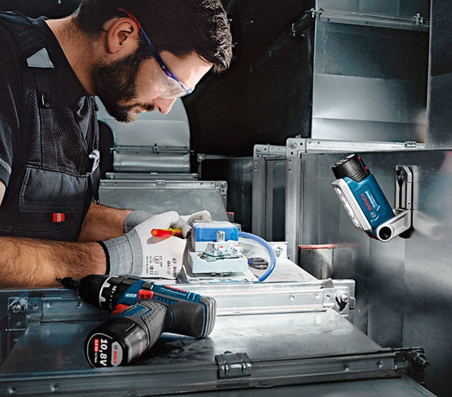 Фонарь аккумуляторный Bosch Professional GLI DeciLED без з/у и ...