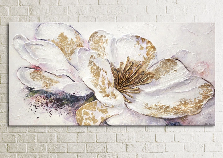 Картина ручної роботи з квітами у світлих тонах акриловими фарбами на полотні з поталлю