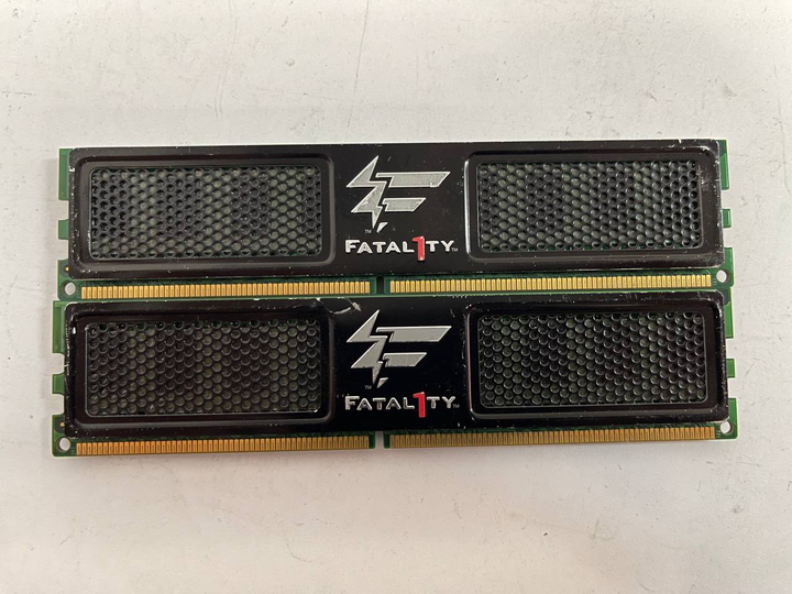 Оперативная память Ocz Ddr2 4gb Kit 2 2gb 1066mhz Pc3 8500 Б У фото