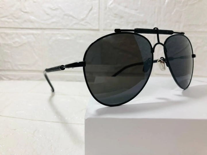 Мужские солнцезащитные очки aviator черного цвета с металлической ...