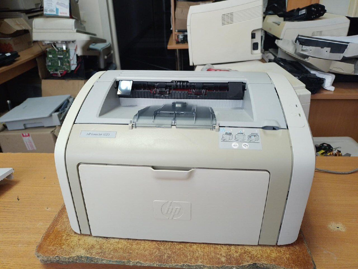 Принтер HP LaserJet 1020 / Лазерний монохромний друк / 600x600 dpi / A4 ...