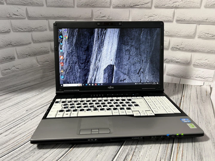 Ноутбук Fujitsu Lifebook E782 / 15.6''/ Intel Core i5 /8GB Ram 120 SSD ...