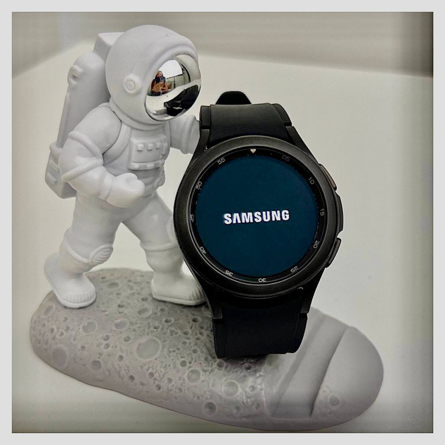 Космические Смарт-часы Samsung Galaxy Watch 4 46mm Classic Black Б/У ...