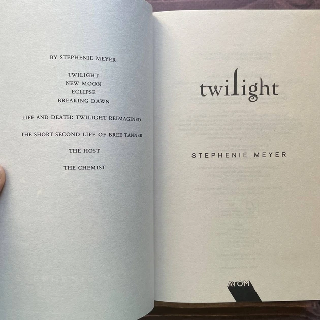Книга Twilight (Book 1). Meyer S. від продавця: FamBook – купити в ...