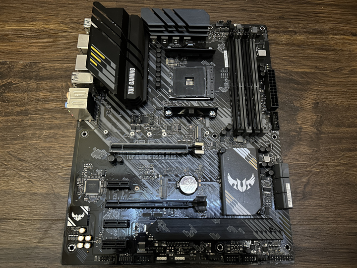 Материнская плата Asus TUF Gaming B550-Plus (sAM4, AMD B550) Б/У – фото ...