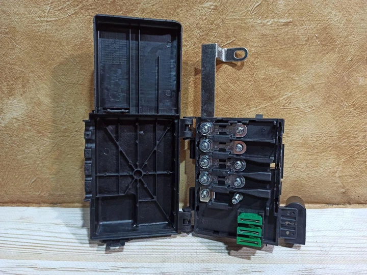 Блок предохранителей аналог 1J0937617C, 1J0937555A Фольксваген ...