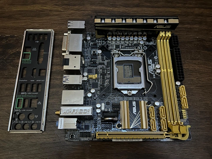 Материнська плата Asus Z87I-PRO (s1150, Intel Z87) Б/В – фото, відгуки ...