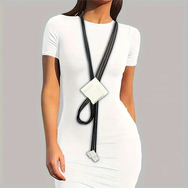 Кольє велике футуристичне Ромб із бахромою Чорно-біле Podarkus BK686-WB – Стильні аксесуари з ...