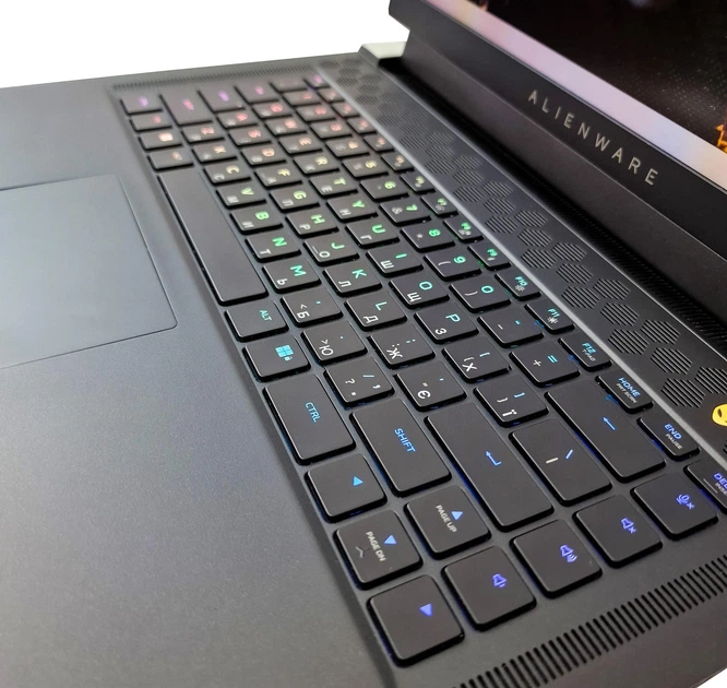 Ноутбук Alienware X15 R2: Core i7-12700H / RAM 32 ГБ / GeForce RTX 3080 ...