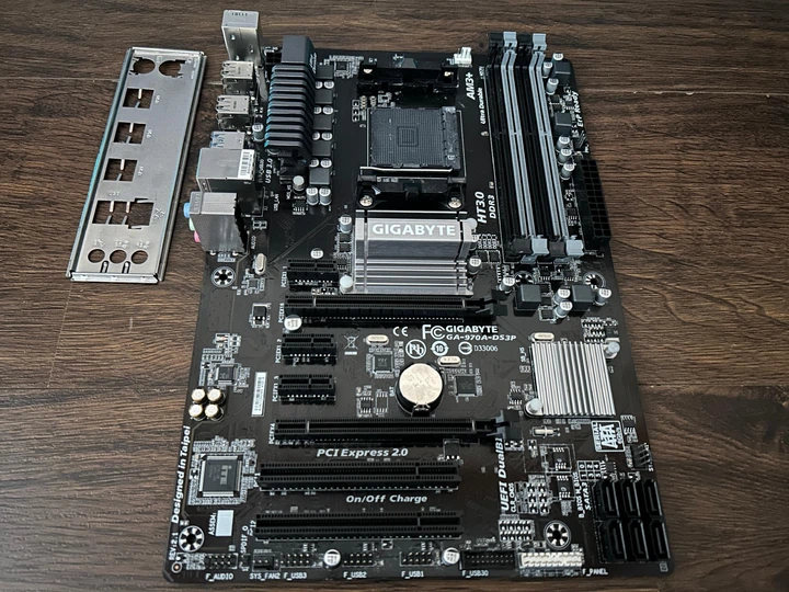 Материнская плата Gigabyte GA-970A-DS3P (Socket AM3+, AMD 970) Б/У ...