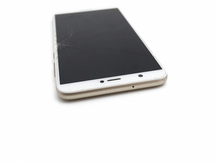 Смартфон Huawei P Smart FIG-LX1 3/32 NFC 5.65" Gold (б/в) – фото ...