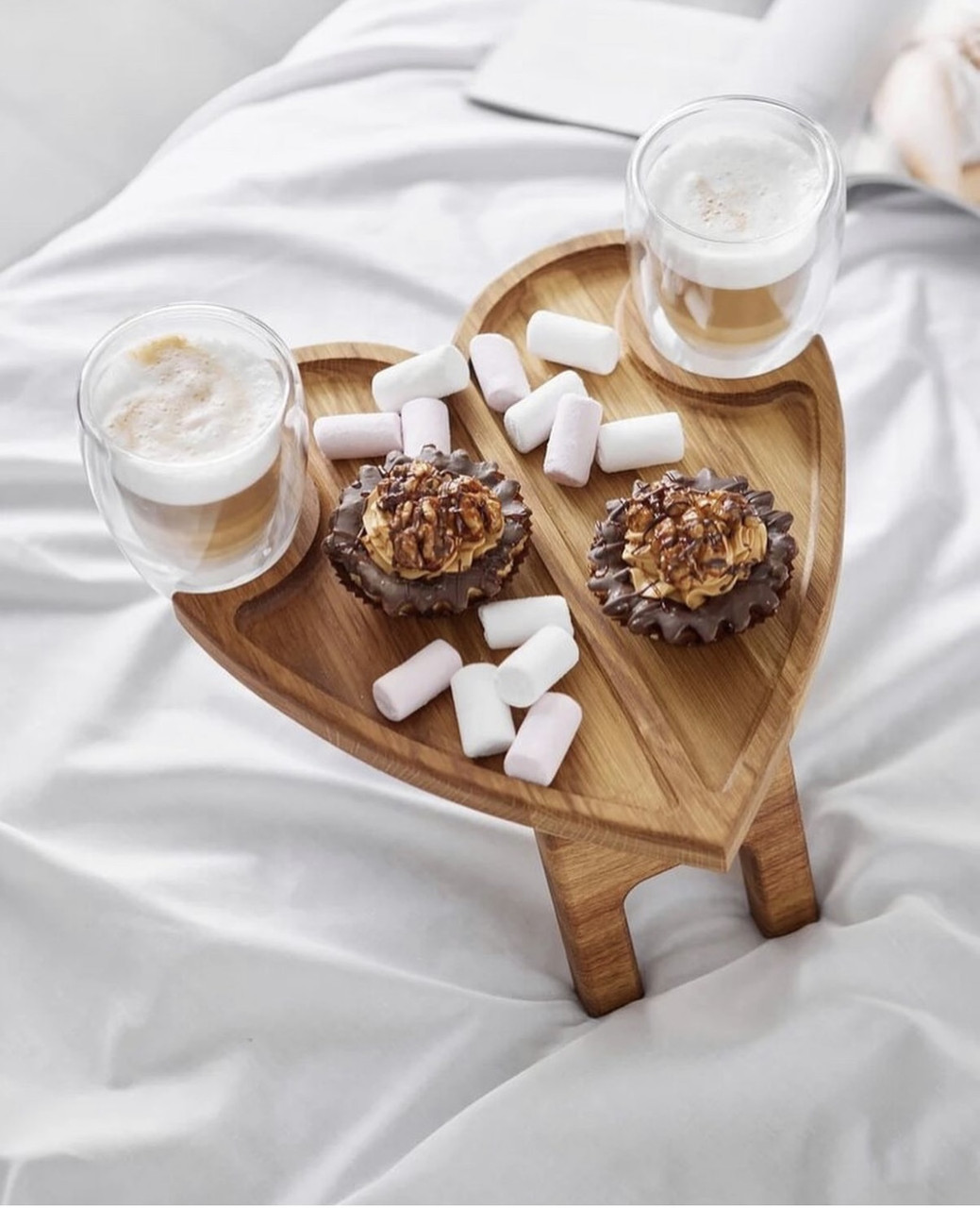 Винний столик дубовий у формі Серця №8 2 Молочний дуб низькі ціни кредит оплата частинами в