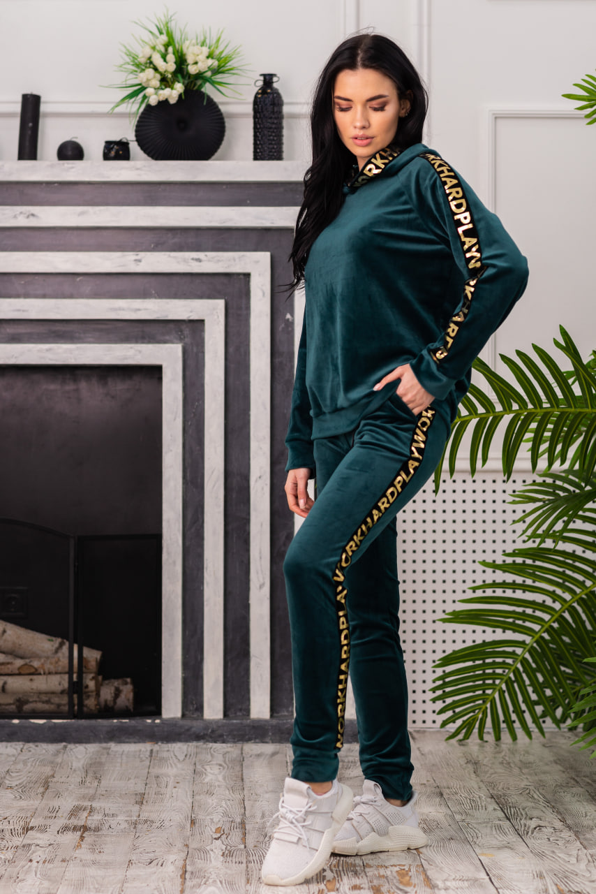 Fashions • Велюровый спортивный костюм Play Fashions 46-48 бутылка ...