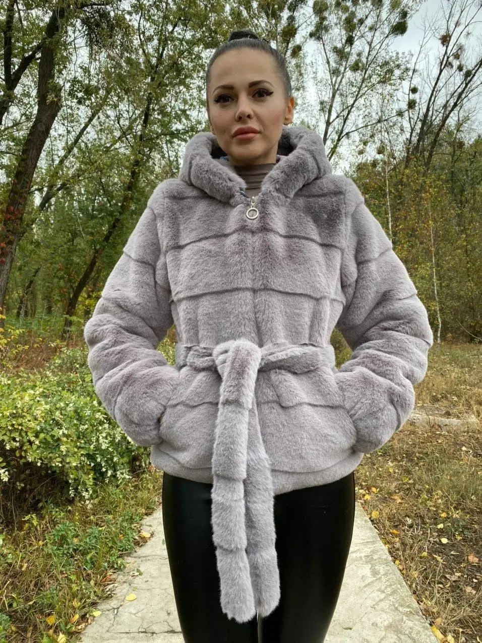 Шуба из искусственного меха шиншиллы короткая с капюшоном MNC серый ...