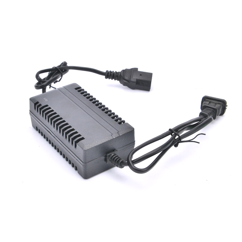 Зарядное устройство для свинцово-кислотных аккумуляторов 12V/12A, 3-pin ...